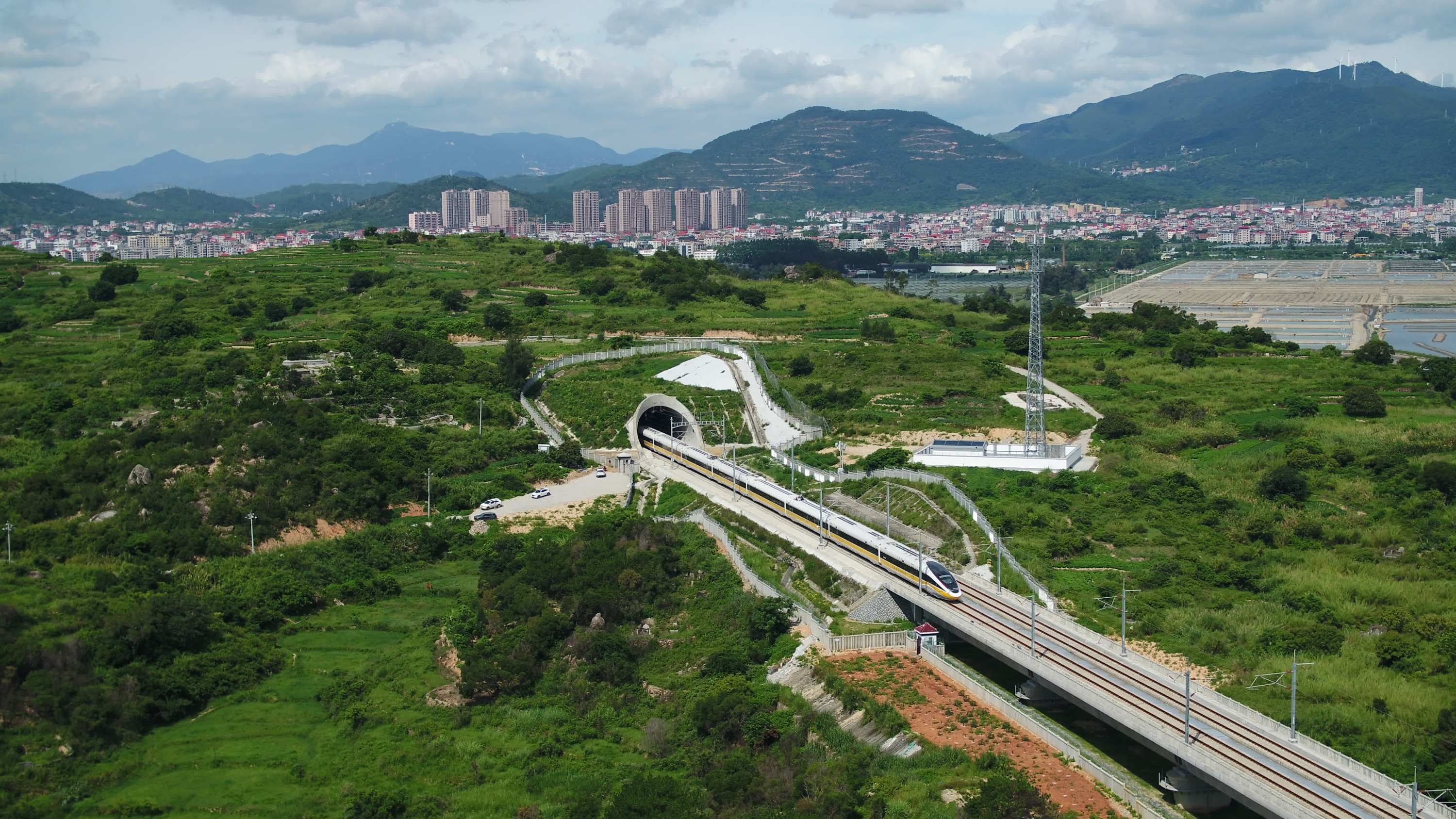 China's CR450 high-speed train to reach speed of 400 km/h | Mega ...