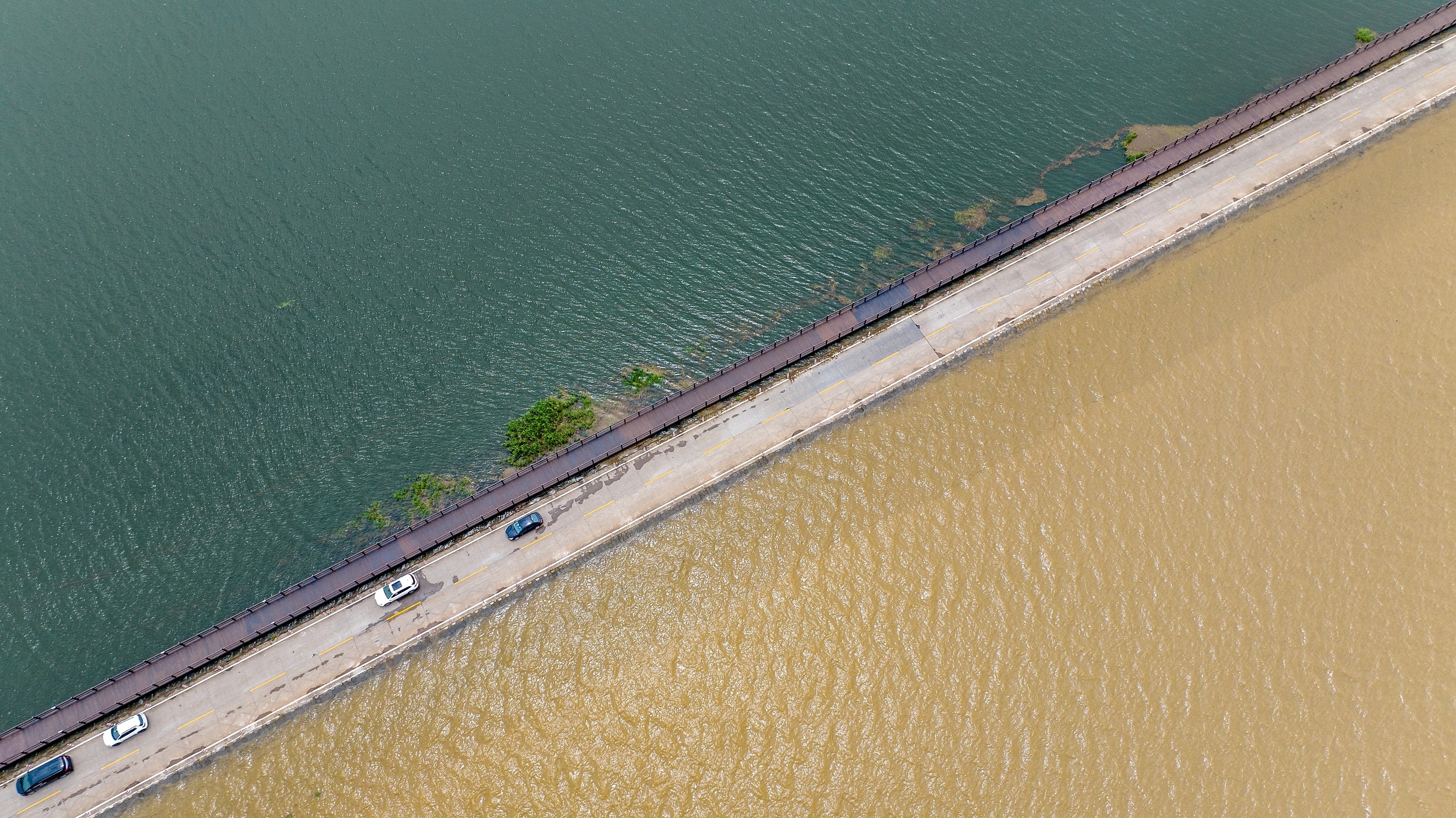 Limited in time! China's most beautiful over-water highway | Snapshot ...