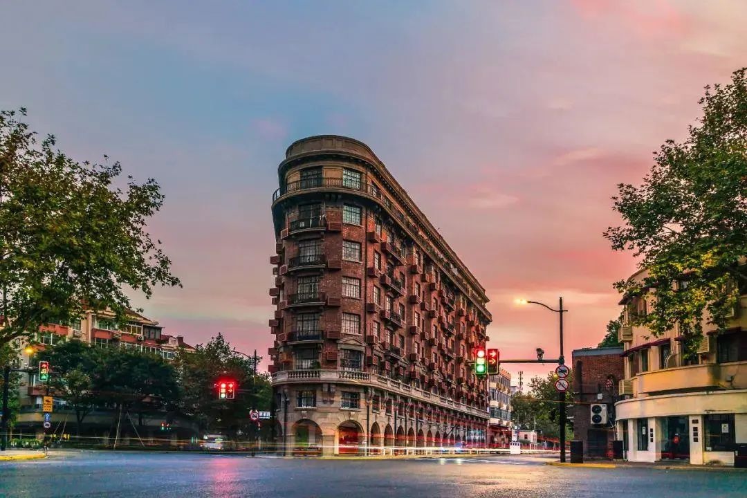 Citywalk掀旅游新潮流 吸引年轻人1年走38万公里？ | 统计新知 | 通识中国 | 当代中国