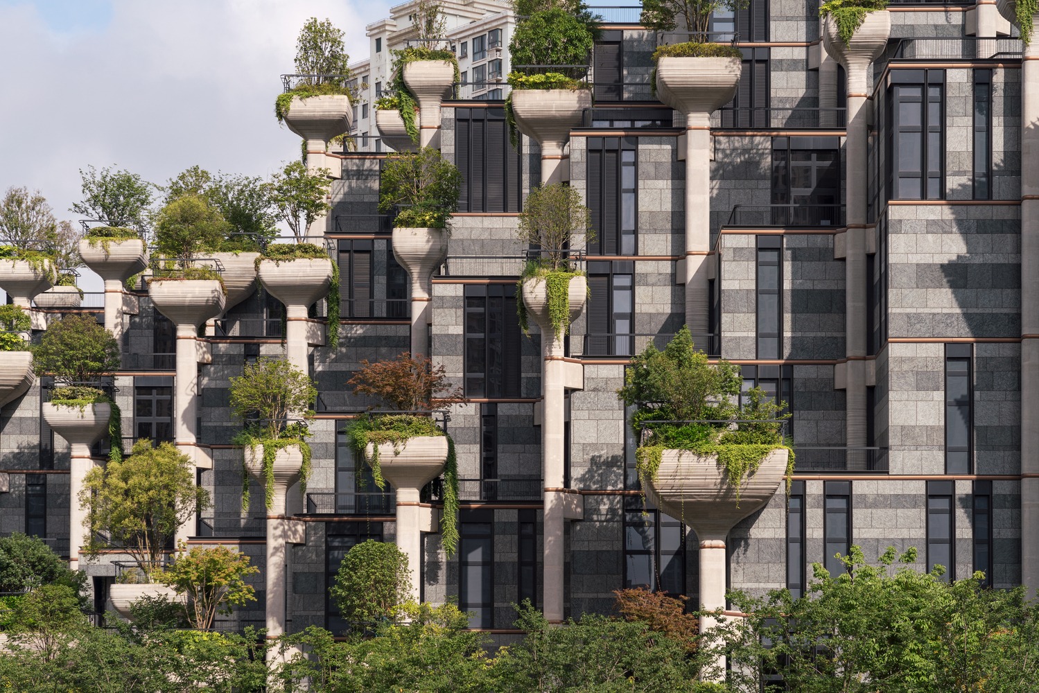 型格建筑｜400级悬浮森林“天安千树” 古今交错的上海新地标 | 旅游风物 | 潮游生活 | 当代中国