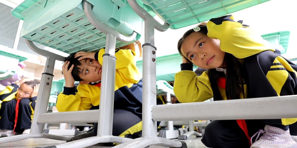 In China's 56 ethnic groups, which is the smallest one? | Human ...
