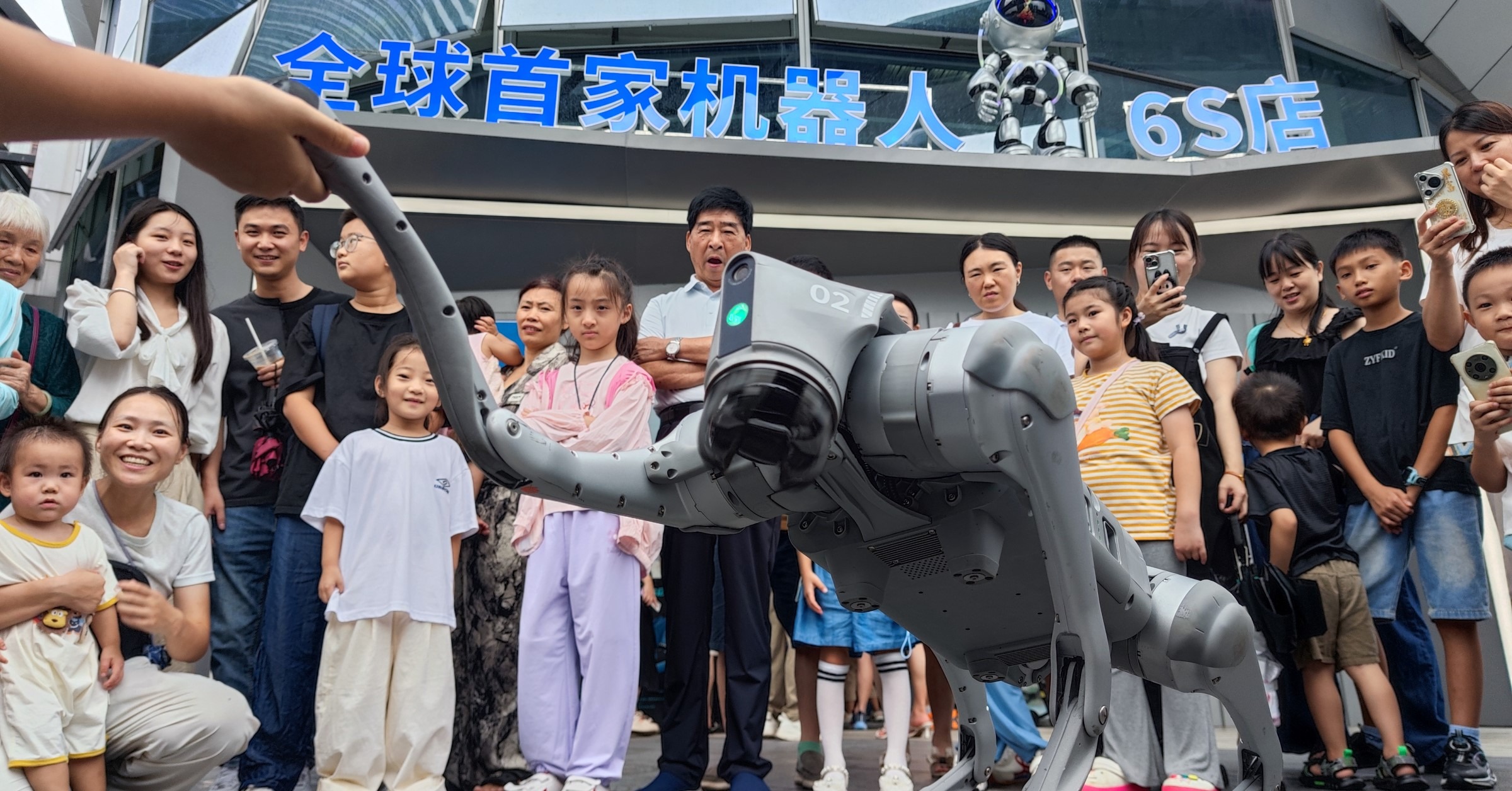 Unitree founder Wang Xingxing: A post-90s "robotics genius ...