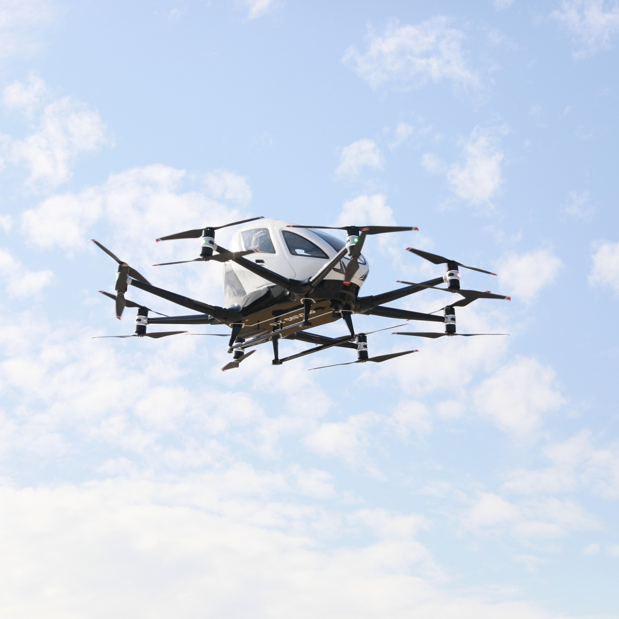 "Flying taxi" becoming a reality! China's low-altitude economy on the ...