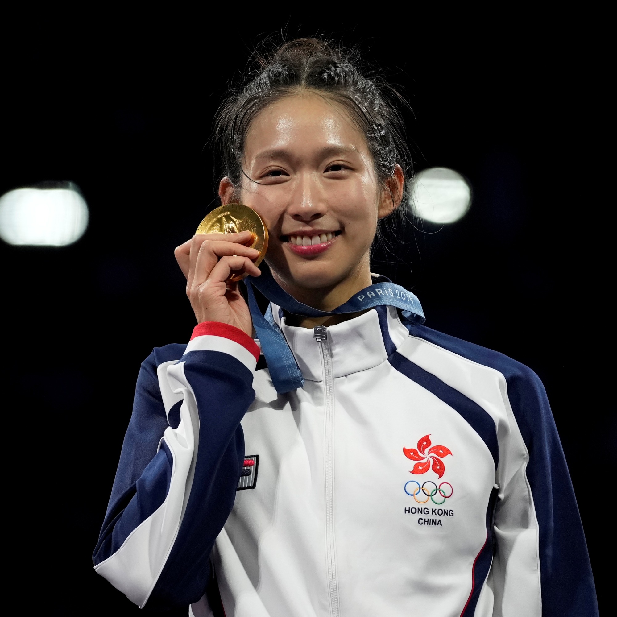 Paris Olympics｜5 must-knows about "Fencing Queen" Vivian Kong ...