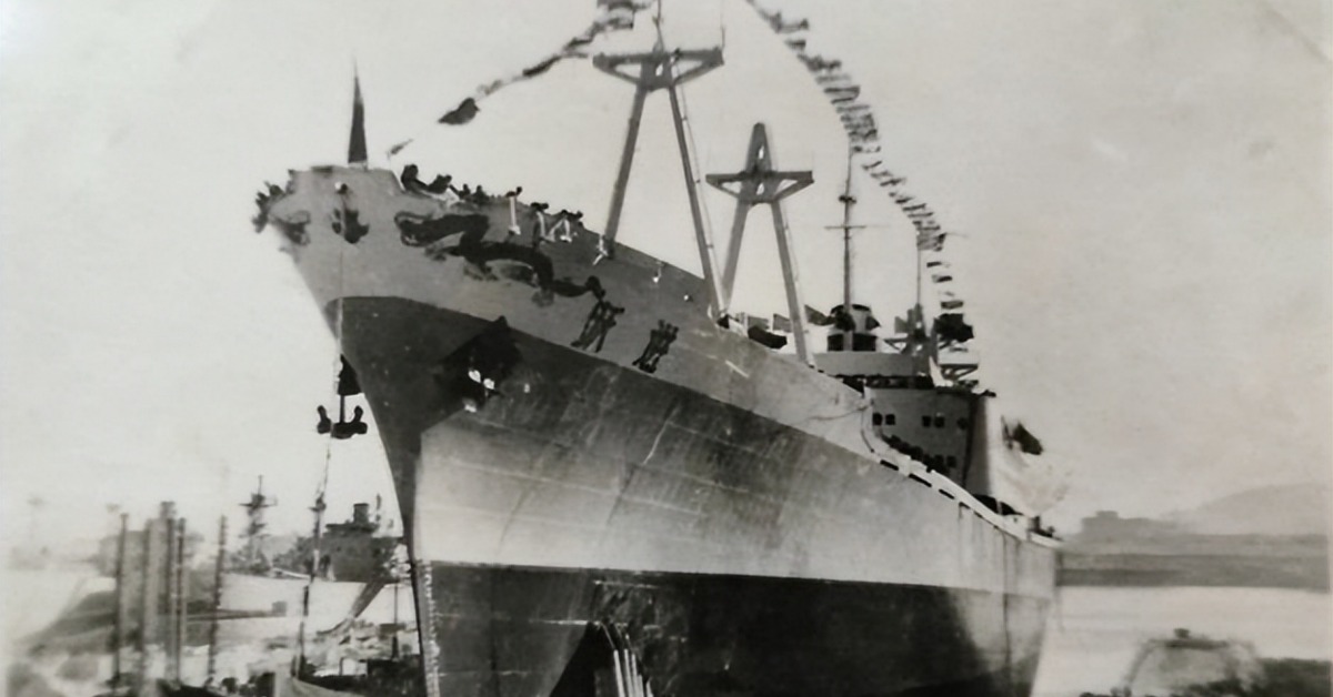 China's first 10,000-tonne freighter "Yuejin" launched | Today in ...