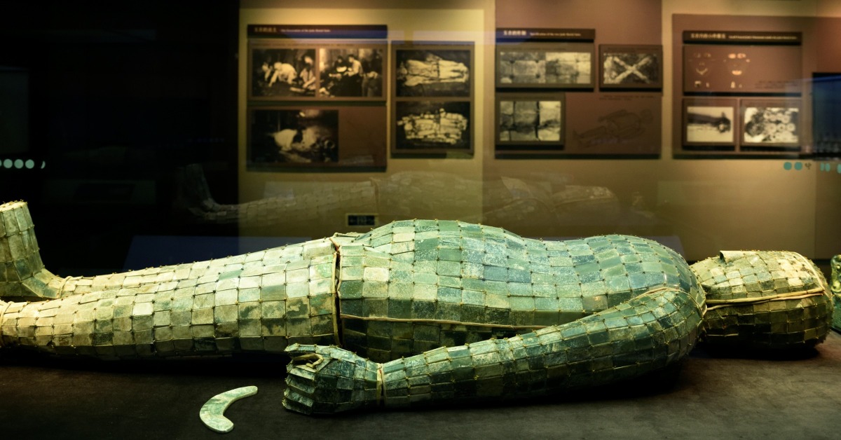 Jade burial suit with gold thread unearthed in China | Today in History ...
