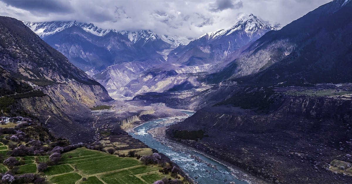 The deepest canyon in the world: Yarlung Zangbo | Greatest of China ...
